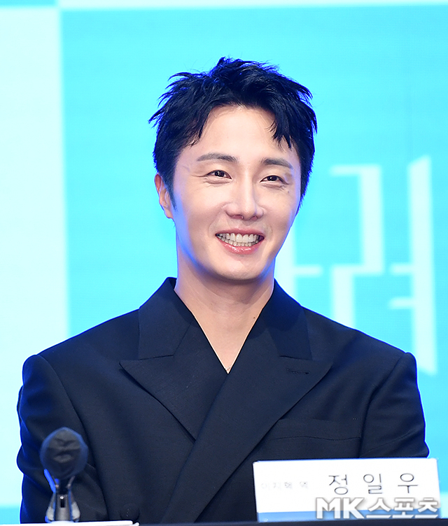 정일우, SNS에 여성 CEO 사진 올렸다가 삭제...열애설 제기