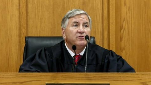 "5개월은 충분한 시간"…성폭행 유죄 10대 선처한 미국 판사, 형사재판권 박탈