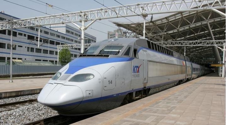 서울역 승강장에서 60대, KTX 선로로 떨어져 숨져