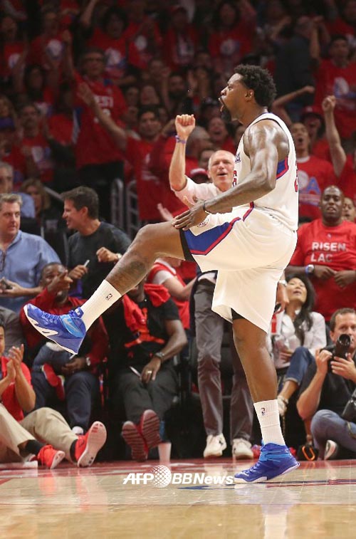 “집이 최고야” NBA PO 2일째, 홈팀 승리 합창