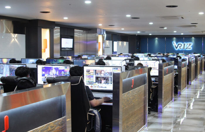 주연테크, VR PC 카페 `VRIZ(브리즈)` 종로점·수원영통점·마곡점 연이어 오픈