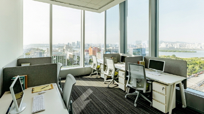 TWO IFC 12층에 들어선 고급오피스 내부보니…