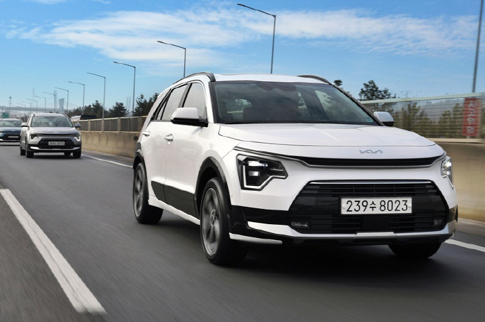 "이건 반칙. 3000만원대 SUV 주제에"…'빠른출고·비교불가' XM3 HV [카슐랭]