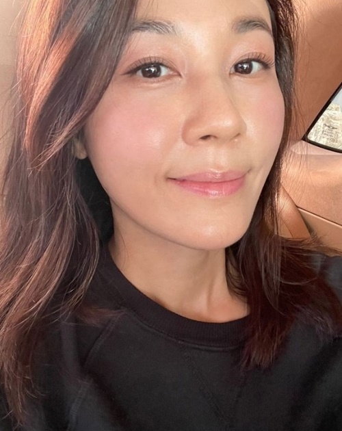 김하늘, 초근접샷에도 청초+우아 비주얼[M+★SNS] - MBN