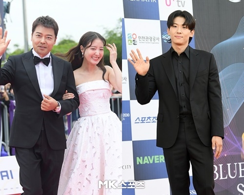 덱스, 대세 맞네…전현무X이세영과 ‘2023 MBC 연예대상’ MC 확정(공식)